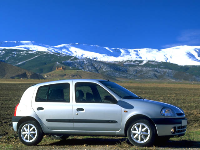 RENAULT Clio 2ª serie - Foto e Immagini Esclusive - Archivio ...