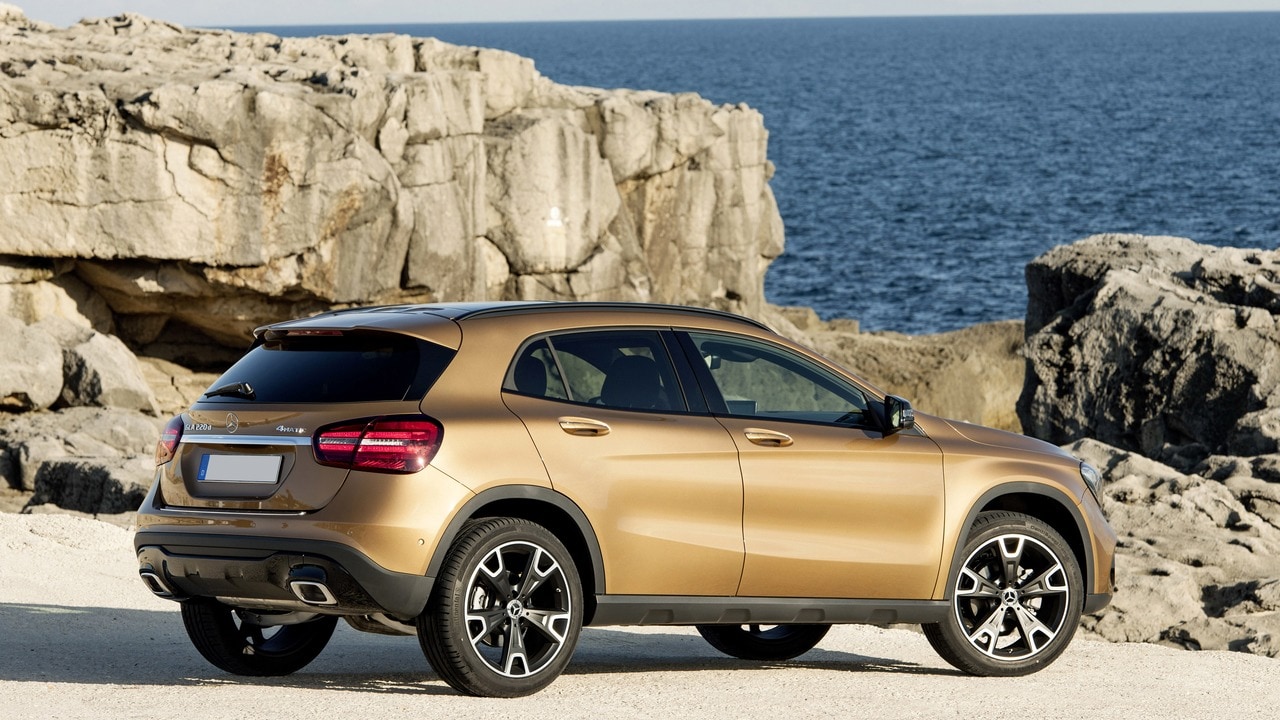 MERCEDES GLA 180 d Automatic Business Extra - Foto e Immagini Esclusive ...