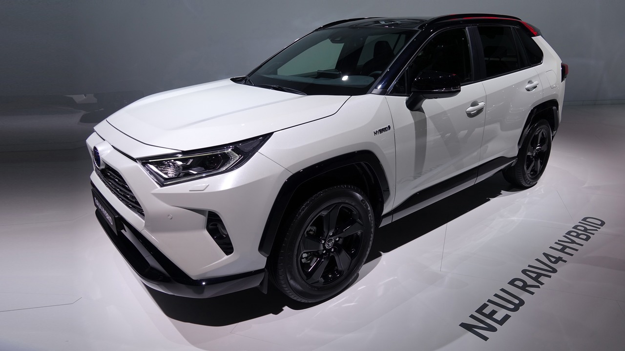 TOYOTA RAV4 2.5 HV (218CV) E-CVT 2WD Active - Foto e Immagini Esclusive ...