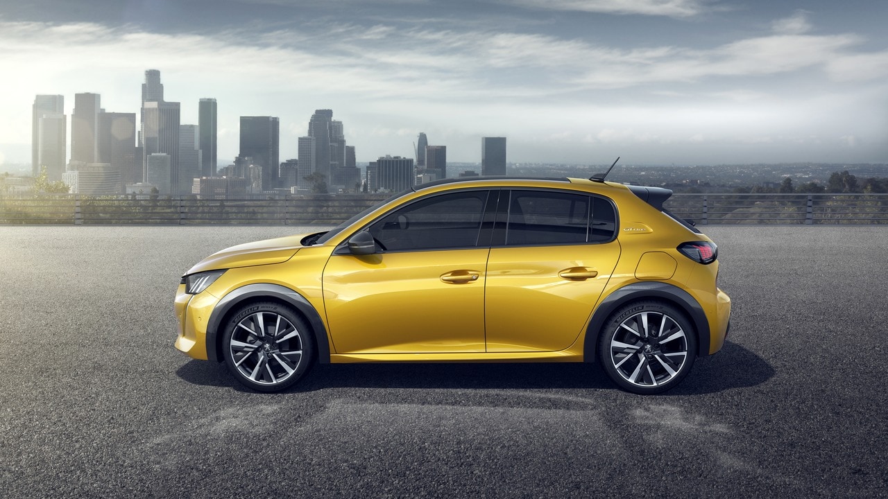 PEUGEOT 208 PureTech 100 S&S 5p. GT Line - Foto e Immagini Esclusive ...