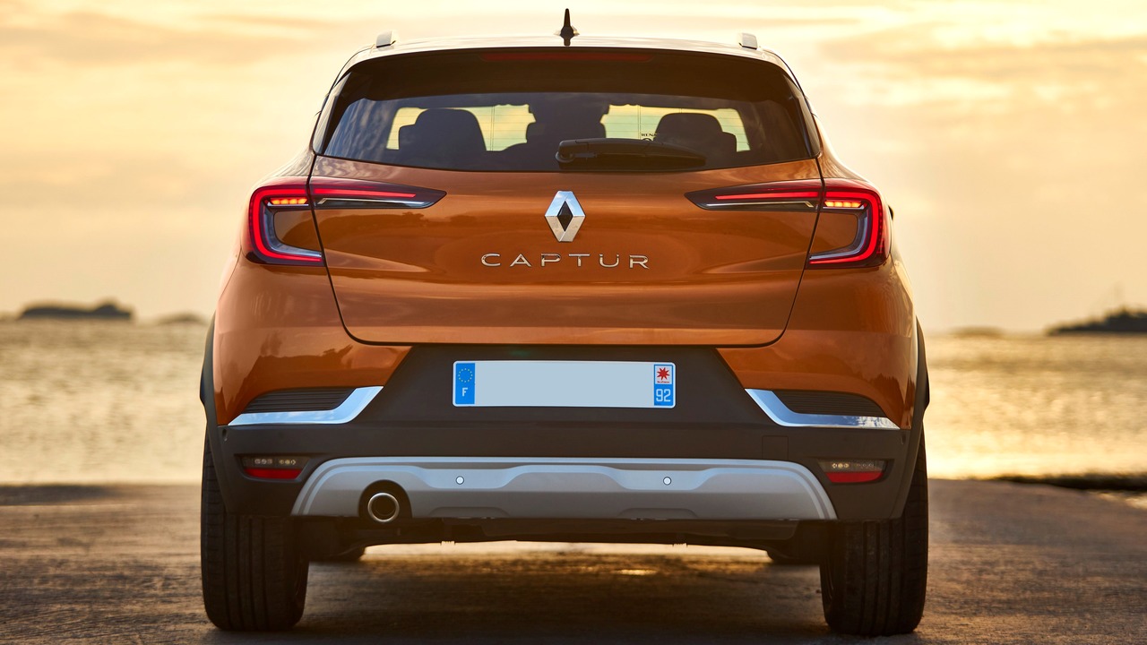 RENAULT Captur 2ª serie - Foto e Immagini Esclusive - Archivio ...
