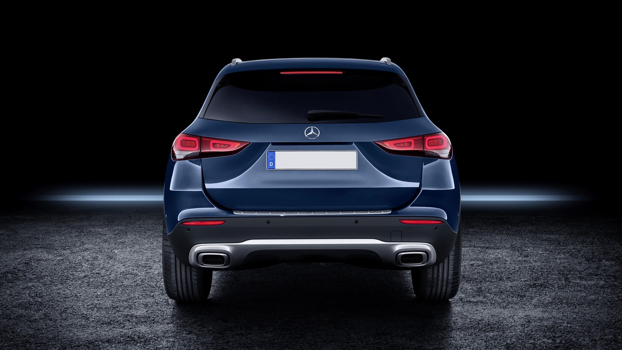 MERCEDES GLA 180 d Automatic Sport Plus - Foto e Immagini Esclusive ...