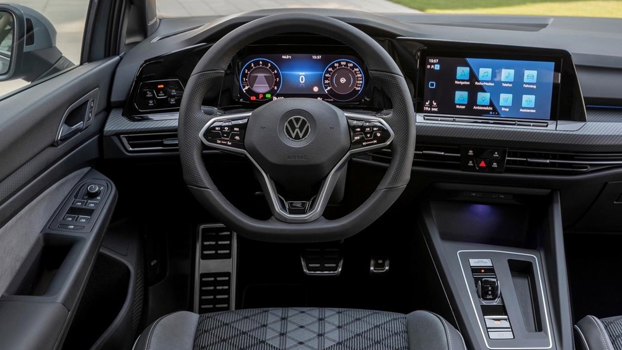 VOLKSWAGEN Golf 1.0 eTSI EVO DSG Life - Foto e Immagini Esclusive ...