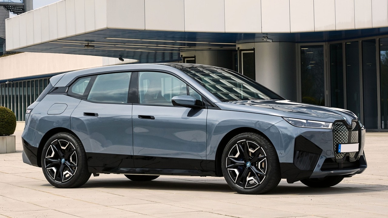 BMW iX - Foto e Immagini Esclusive - Listino | Quattroruote.it