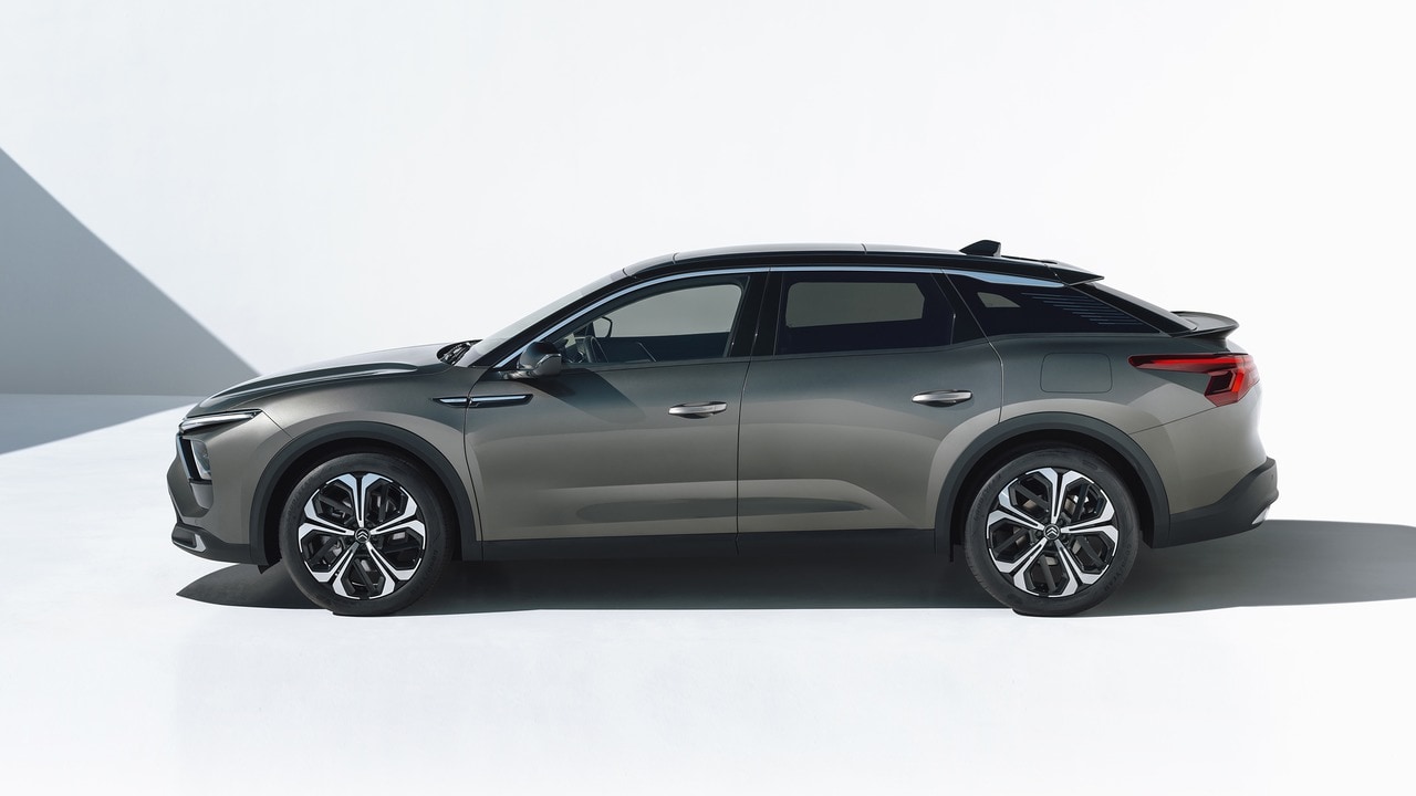 CITROEN C5 X Hybrid 225 E-EAT8 Feel Pack - Foto e Immagini Esclusive - Archivio - Quattroruote.it