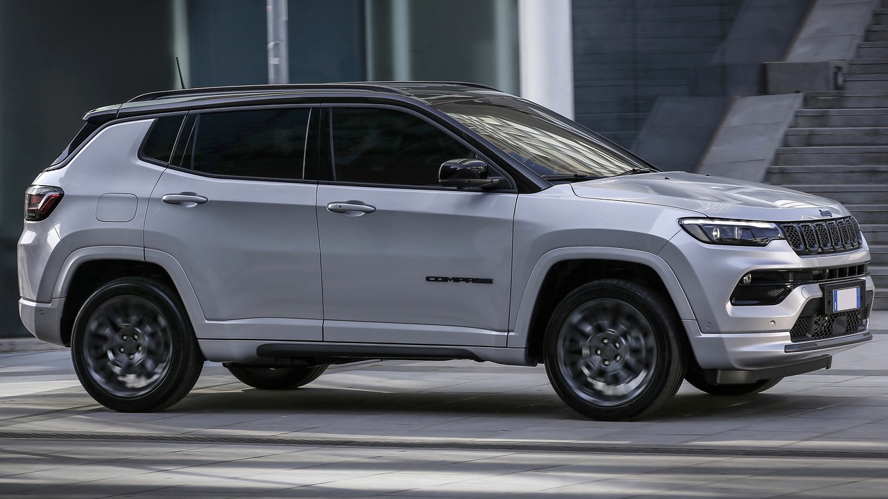 JEEP Compass - Foto e Immagini Esclusive - Listino - Quattroruote.it