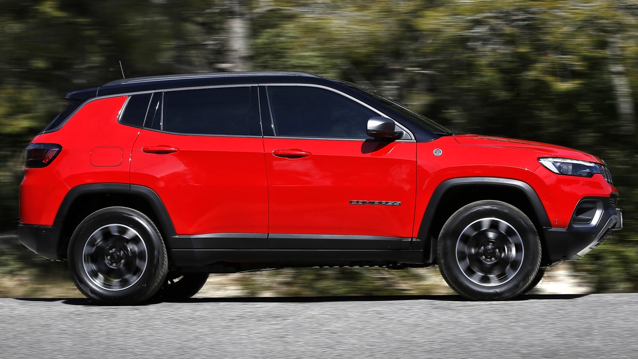 JEEP Compass - Foto e Immagini Esclusive - Listino - Quattroruote.it