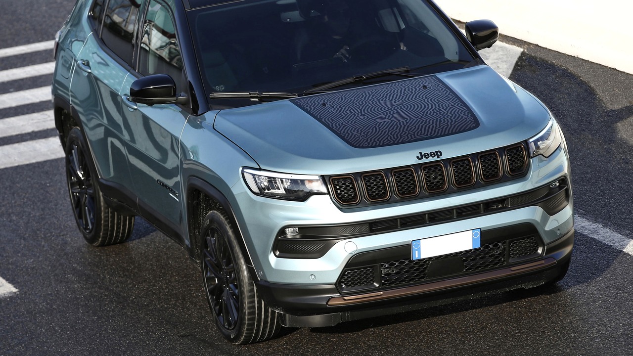 JEEP Compass 1.3 T4 240CV PHEV AT6 4xe Upland - Foto e Immagini ...