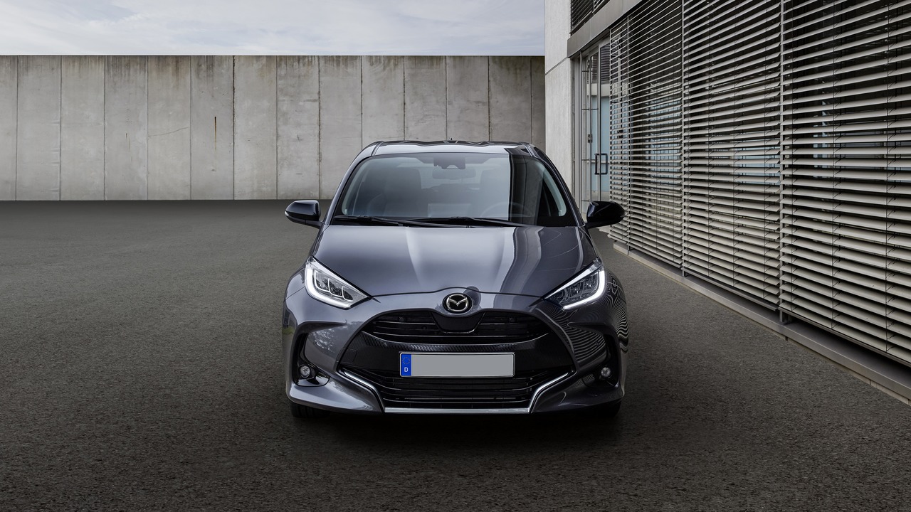 MAZDA Mazda2 Hybrid - Foto e Immagini Esclusive - Listino | Quattroruote.it