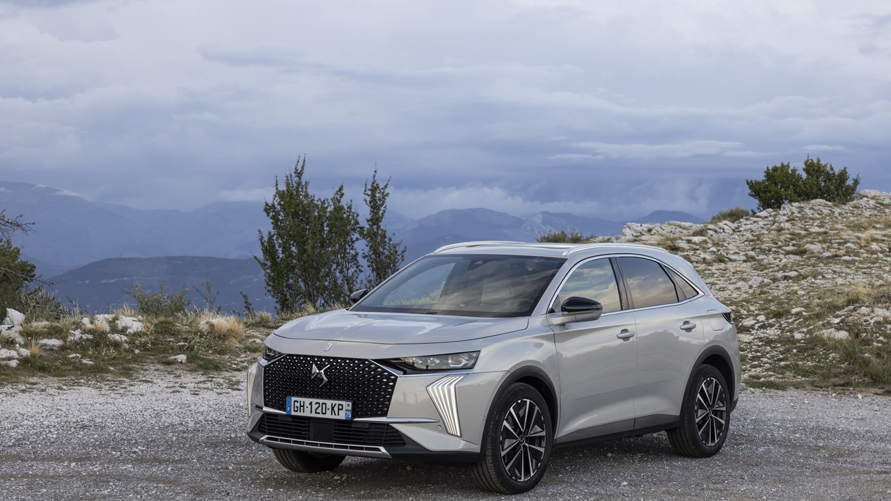 DS DS 7 BlueHDi 130 aut. Opera - Foto e Immagini Esclusive - Archivio | Quattroruote.it