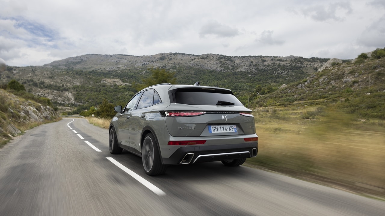 DS DS 7 BlueHDi 130 aut. Opera - Foto e Immagini Esclusive - Archivio ...