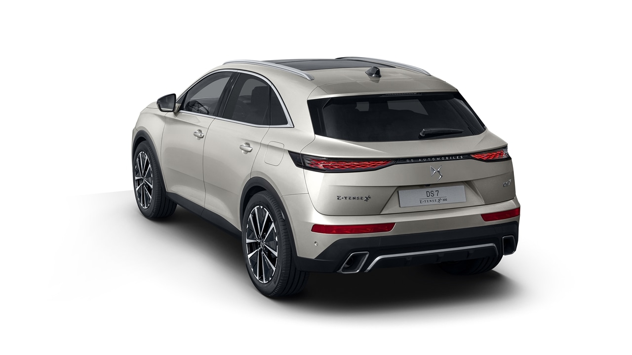 DS DS 7 BlueHDi 130 aut. Opera - Foto e Immagini Esclusive - Archivio ...