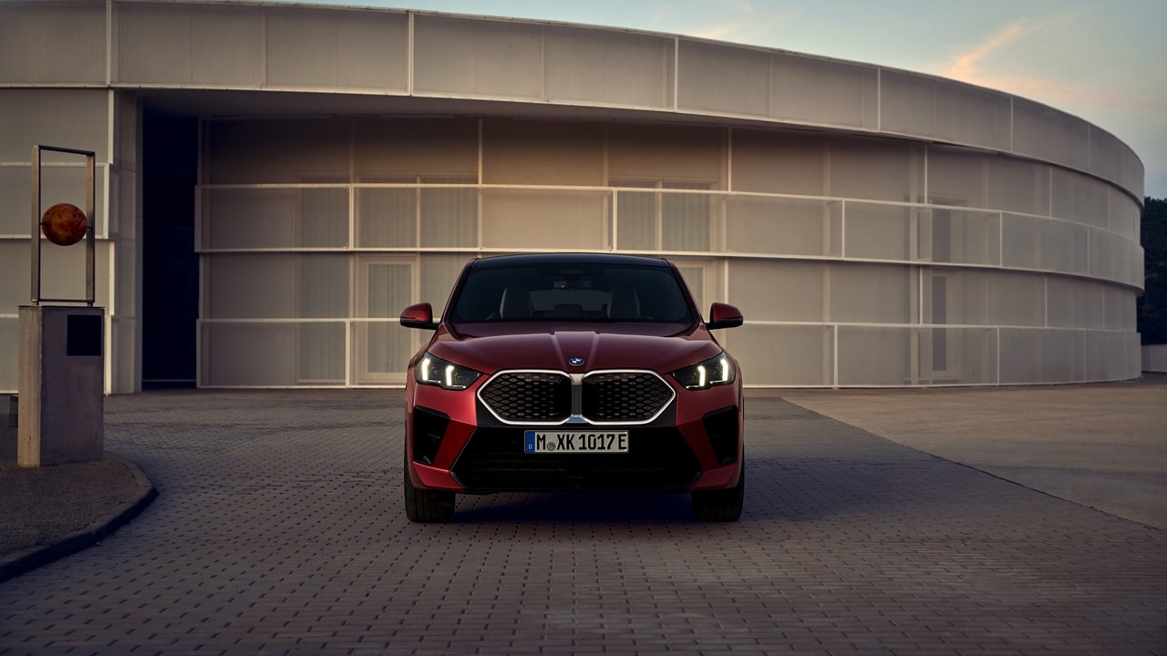 BMW iX2 - Foto e Immagini Esclusive - Listino | Quattroruote.it