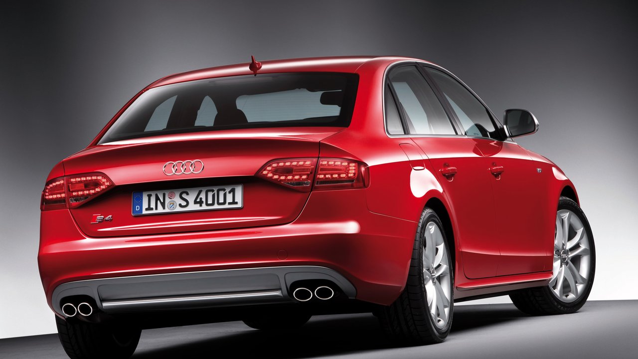 AUDI A4 4ª serie - Foto e Immagini Esclusive - Archivio | Quattroruote.it