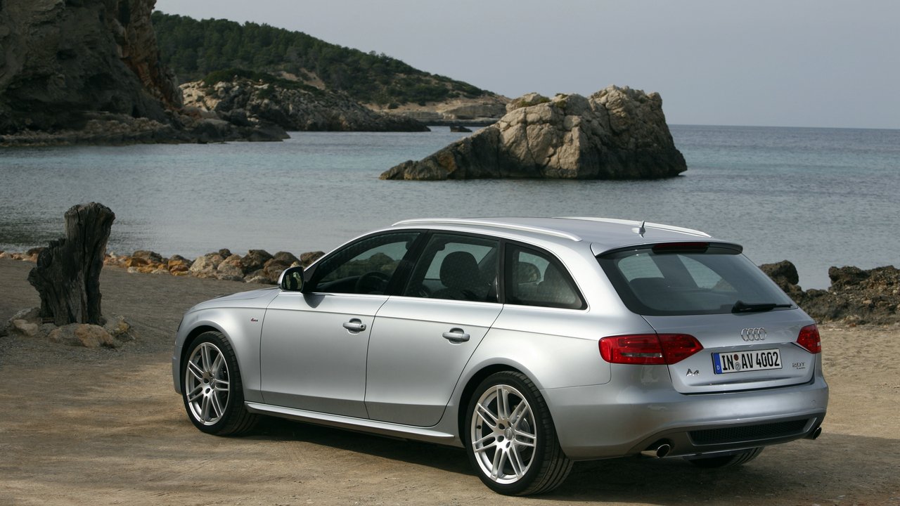 AUDI A4 4ª serie - Foto e Immagini Esclusive - Archivio | Quattroruote.it