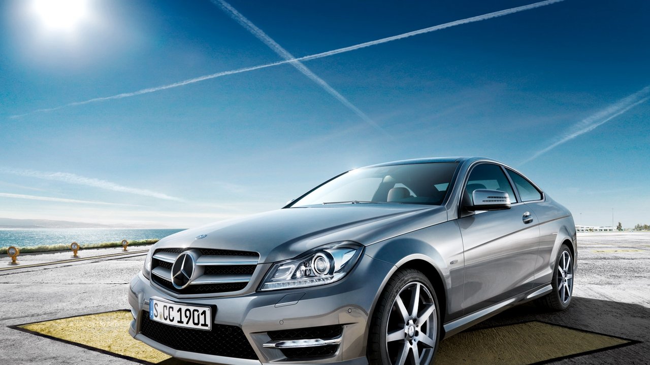 MERCEDES C 180 BlueEFFICIENCY Coupé Avantgarde - Foto e Immagini ...