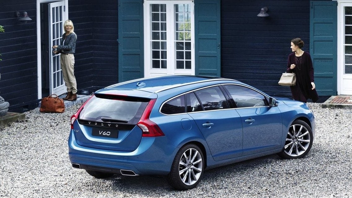 VOLVO V60 T4 Geartronic Kinetic - Foto e Immagini Esclusive - Archivio ...
