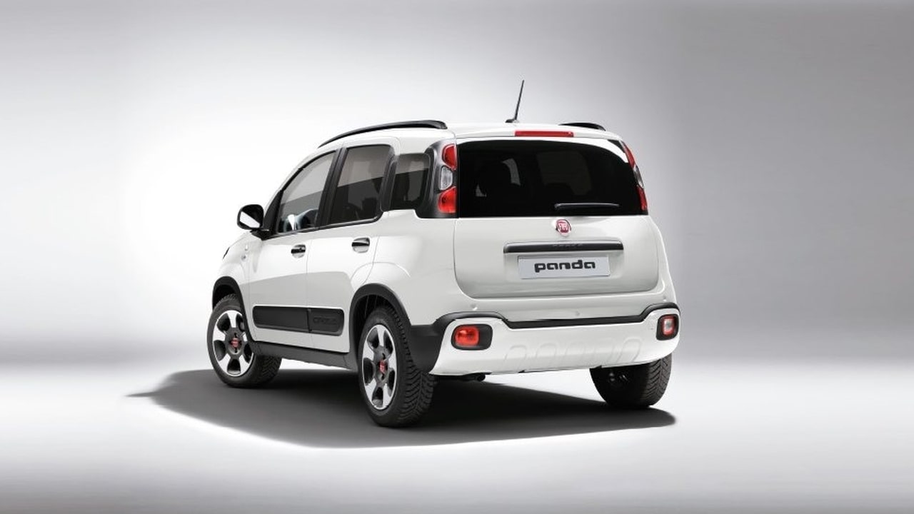 FIAT Panda 1.0 FireFly S&S Hybrid City Cross - Foto e Immagini ...