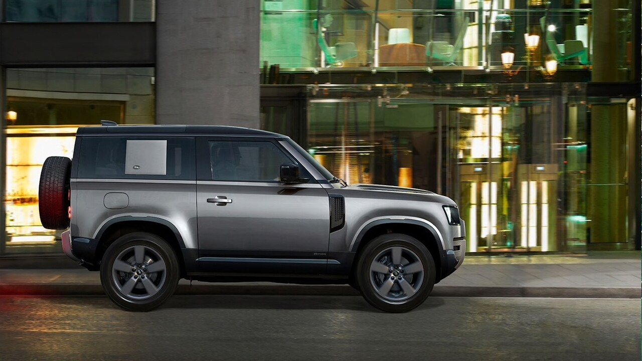 LAND ROVER Defender 90 3.0D I6 200 CV X-Dynamic HSE - Foto e Immagini ...