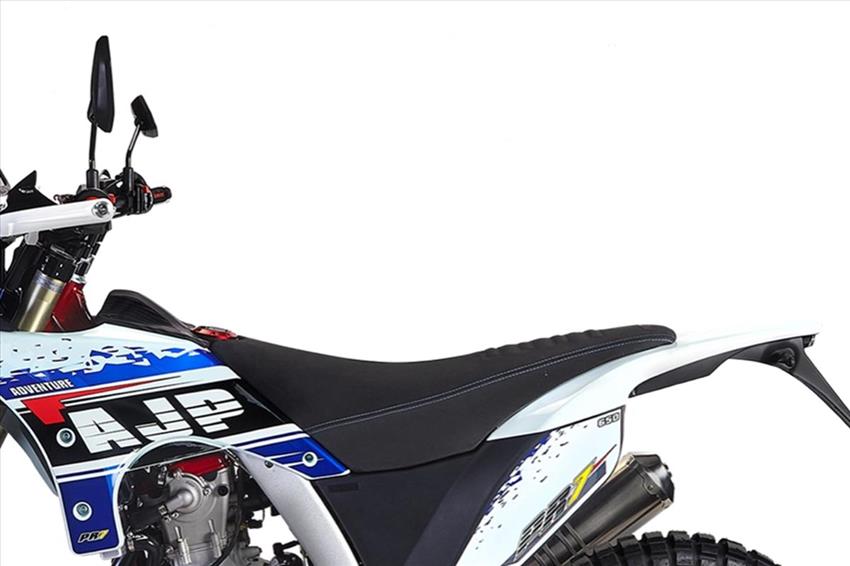 AJP PR7 650 Adventure Gold Edition Prezzo, Scheda tecnica e Foto - Dueruote