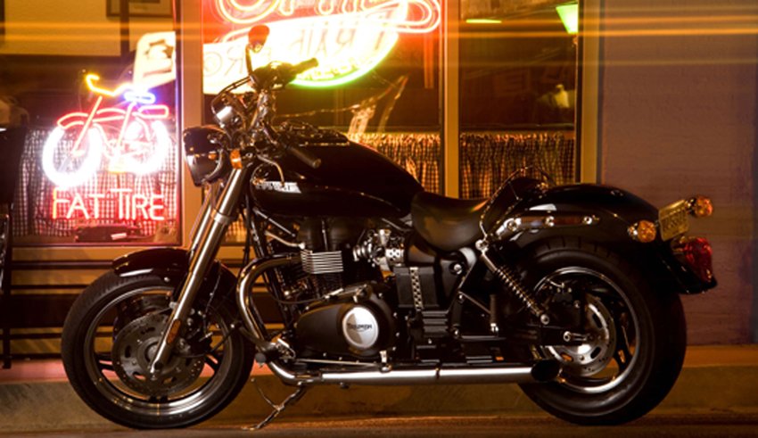 Triumph SpeedMaster Prezzo, Scheda tecnica e Foto | Dueruote